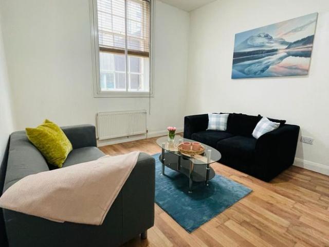 Liverpool L3, 1 bed flat to rent, £1,200 pcm | PrimeLocation