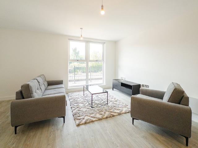 Liverpool Street, Middlewood Plaza, Salford M5, 3 bed flat to rent, £2,300 pcm | PrimeLocation