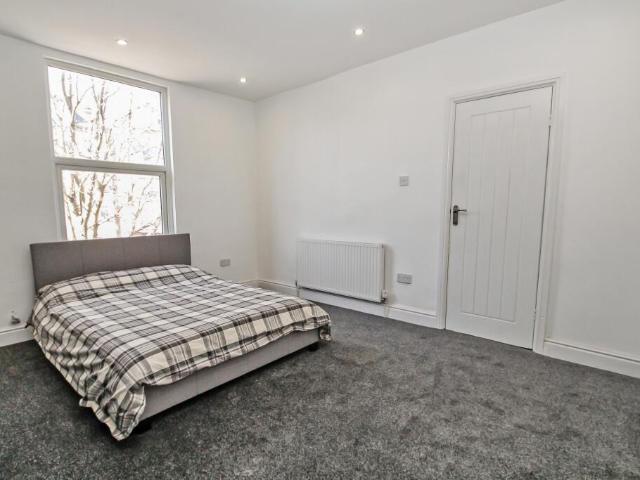 Liverpool Road, Eccles M30 4 bed terraced house to rent £1,647 pcm £380 pw