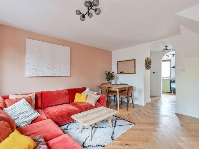 Liverpool Road, Islington, London, N7 2 bed flat to rent £5,200 pcm £1,200 pw