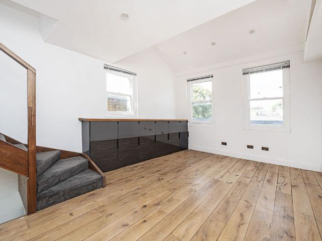 Liverpool Road, Islington, London N1, 2 bed maisonette to rent, £3,250 pcm | PrimeLocation