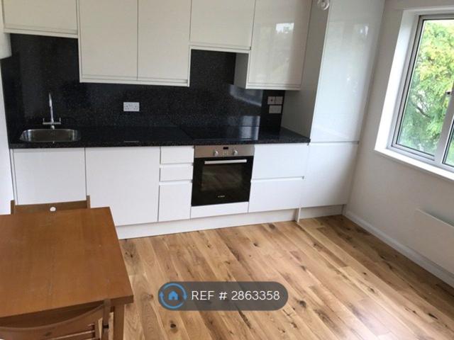 Liverpool Road, London Islington N7, 2 bed flat to rent, £2,700 pcm | PrimeLocation