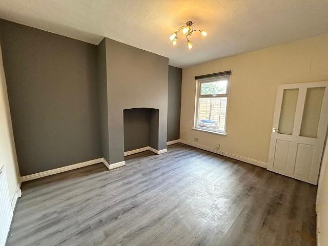 Liverpool Road, Manchester M30, 2 bed terraced house to rent, £1,150 pcm | PrimeLocation