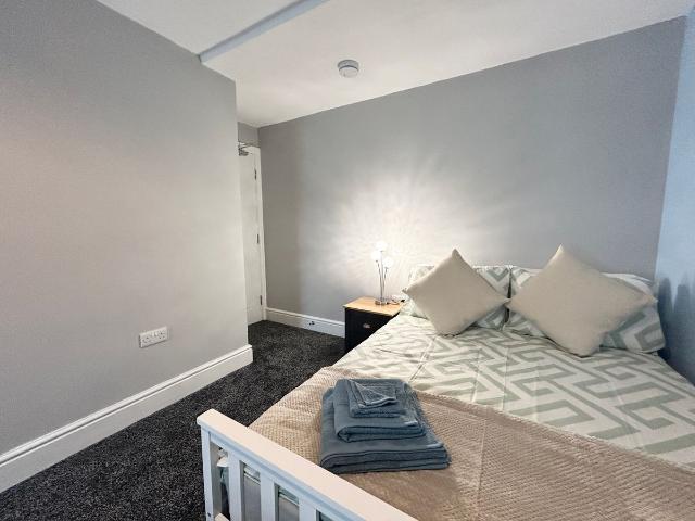 Liverpool Road, Manchester M30, Room to rent, £650 pcm | PrimeLocation