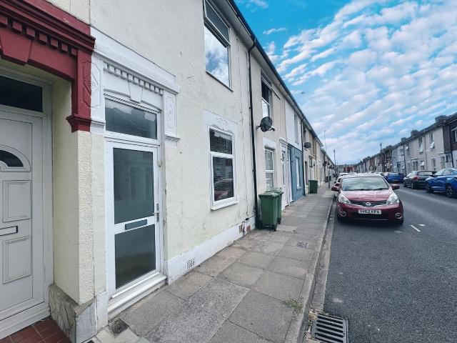 Liverpool Road, Portsmouth PO1, 2 bed property to rent, £1,250 pcm | PrimeLocation
