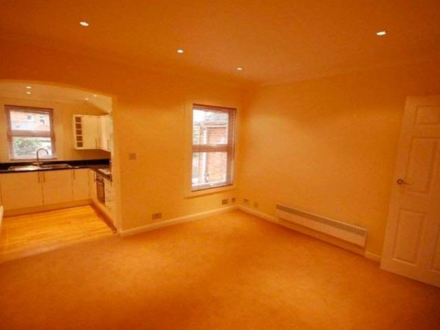 Liverpool Road, Reading RG1, 1 bed flat to rent, £1,150 pcm | PrimeLocation