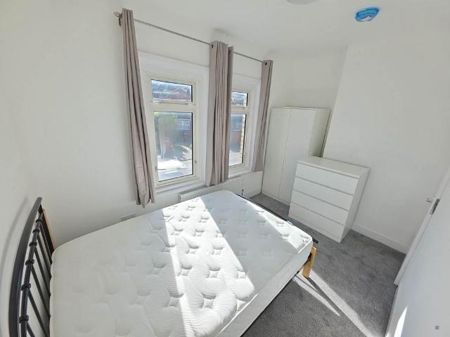 Liverpool Road, Reading RG1 1 bed flat to rent £1,150 pcm £265 pw
