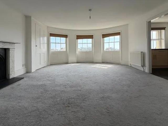 Liverpool Terrace, Worthing, BN11 1 bedroom flat to rent