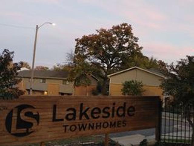 Livin' Lakeside!