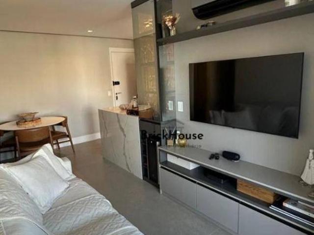 Living Near Pacaembu | 62m² • 2 Dorms 1 Suíte • Varanda Gourmet Integrada • Ar Condicionado • 1 Va