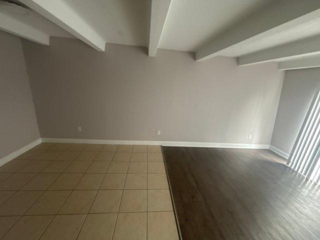 Living Room Rental in 1 Bed Apartment $600/wkly