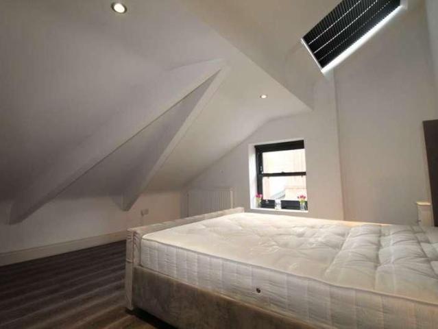 Livingston Drive North, Liverpool, L17