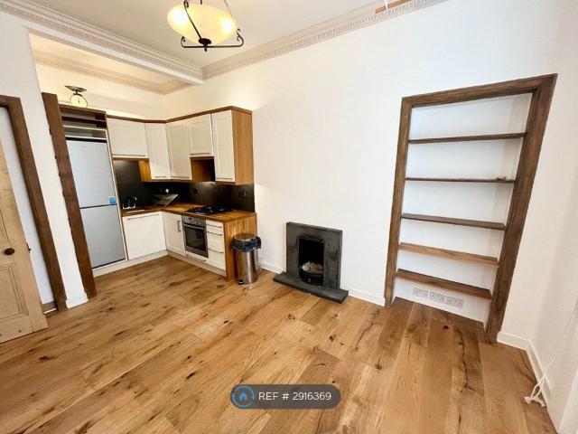 Livingstone Place, Edinburgh EH9, 2 bed flat to rent, £1,500 pcm | PrimeLocation