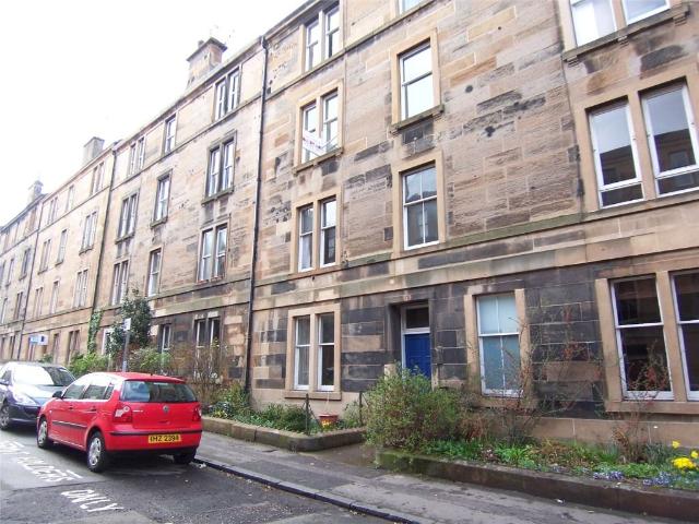 Livingstone Place, Edinburgh EH9, 3 bed flat to rent, £1,900 pcm | PrimeLocation