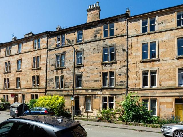 Livingstone Place, Marchmont. 2 bed flat to rent £1,700 pcm £392 pw