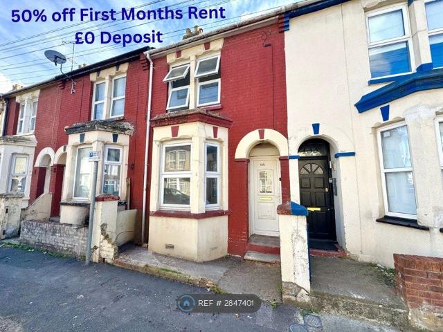 Livingstone Road, Gillingham ME7, 3 bed terraced house to rent, £1,400 pcm | PrimeLocation