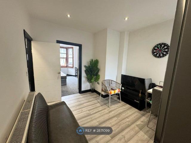 Livingstone Road, Gillingham ME7, 5 bed terraced house to rent, £2,595 pcm | PrimeLocation