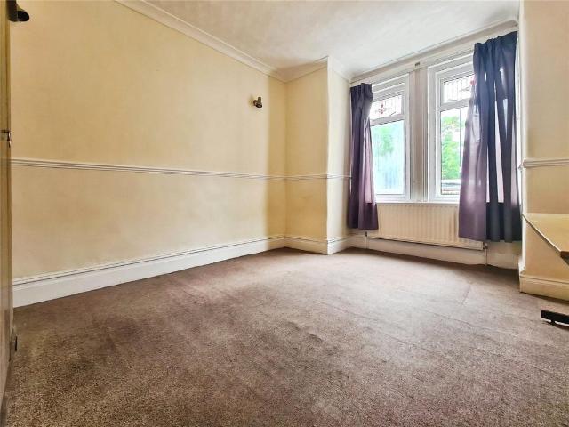 Livingstone Road, Hampshire SO14 3 bed terraced house to rent £2,250 pcm £519 pw