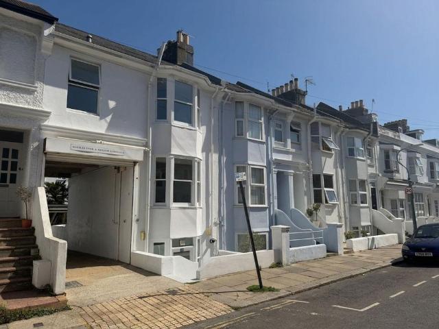 Livingstone Road, Hove, BN3 3 bed terraced house to rent £2,050 pcm £473 pw
