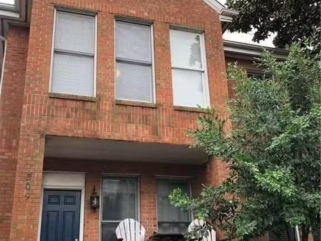 Lo Rise, Traditional, Rental, Condominium/Co op Norfolk, VA.