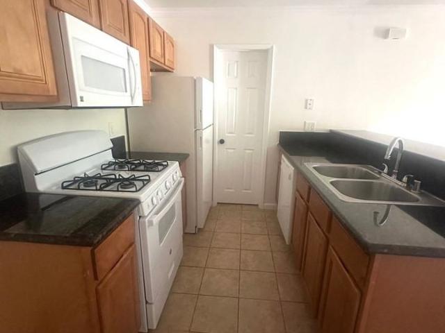 Loma Village Apartments 1 Bedroom Apartment for Rent at 3175 Cauby St, San Diego, CA 92110 Midway District