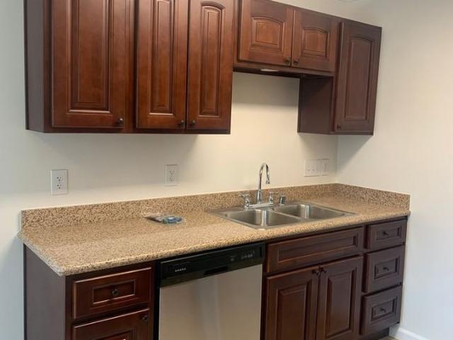 Loma Village Apartments 2 Bedroom Apartment for Rent at 3175 Cauby St, San Diego, CA 92110 Midway District