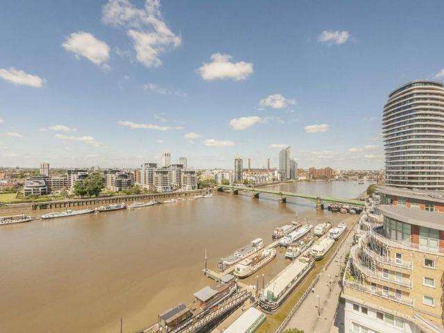 Lombard Road, London SW11 3 bed flat to rent £5,499 pcm £1,269 pw