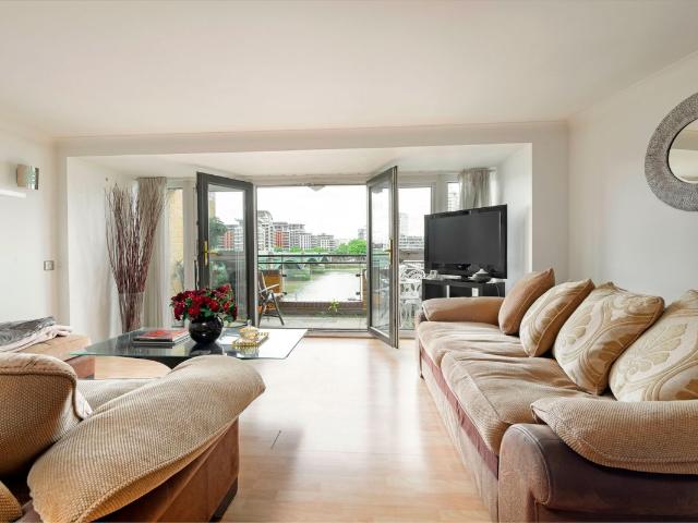 Lombard Road, London SW11, 2 bed flat to rent, £2,900 pcm | PrimeLocation