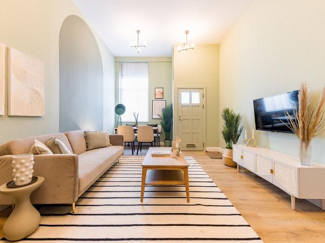 Lombard Road, London SW11, 2 bed flat to rent, £4,356 pcm | PrimeLocation