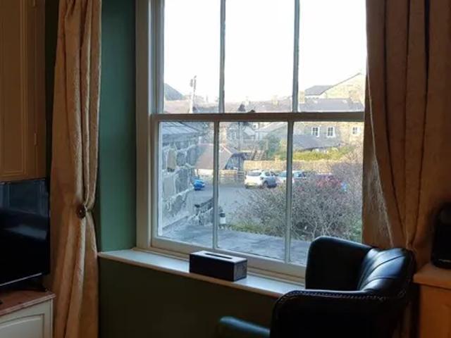Lombard St | Studio townhouse for rent #147877932 | Rentberry
