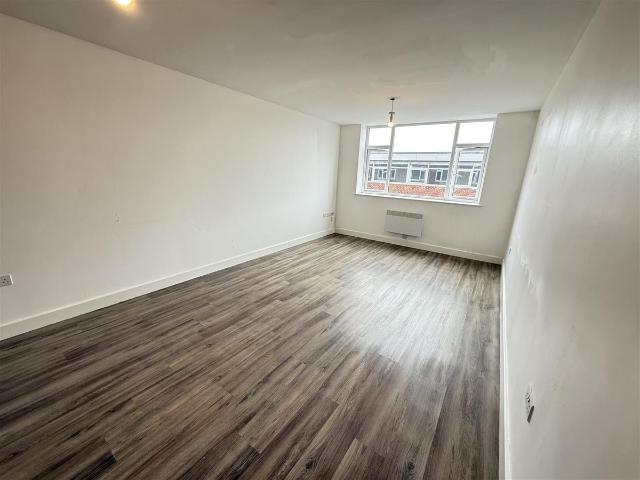 Lombard Street, West Bromwich B70, 1 bed flat to rent, £775 pcm | PrimeLocation