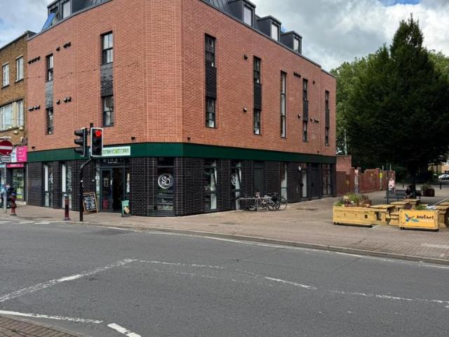 Lombard Street, Bristol BS3 2 bed apartment to rent £1,750 pcm £404 pw