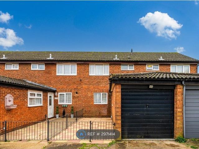 Lombardy Way, Borehamwood WD6, 3 bed terraced house to rent, £2,000 pcm | PrimeLocation
