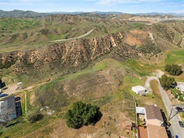 Lomita Dr, Val Verde, CA 91384