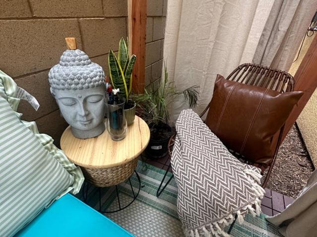 Lomita Home, a 2 minute walk to transit stop Pacif