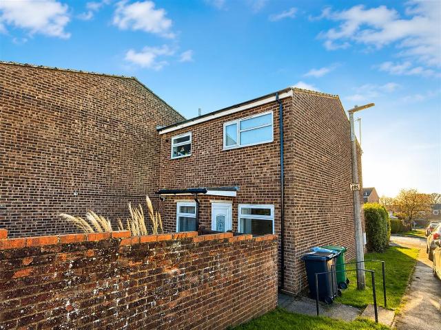 Lomond Road, Hemel Hempstead HP2, 1 bed maisonette to rent, £1,275 pcm | PrimeLocation