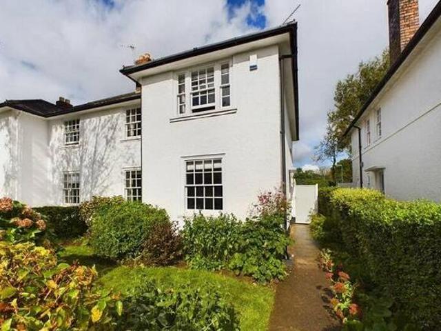 Lon Isa, Rhiwbina,3 Bedroom Semi detached