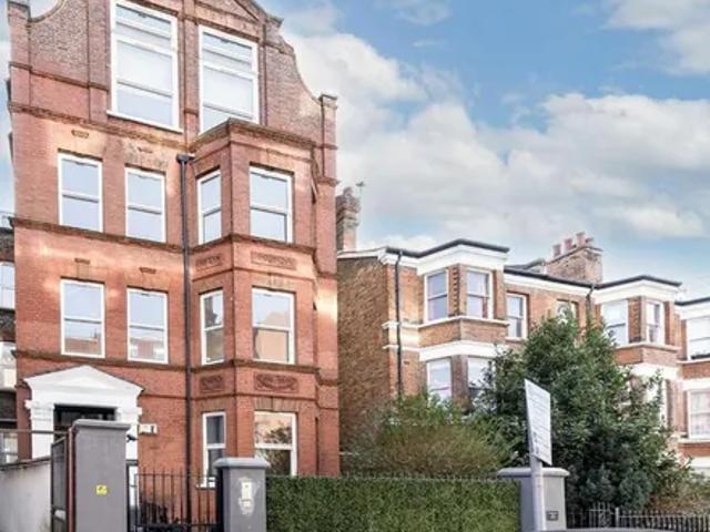 Londis, 303 Finchley Road, London, NW3 6ND, United Kingdom | Studio apartment for rent #138510781 | Rentberry