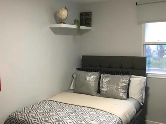 Londis, 343 345 New Cross Road, London, SE14 6AT, United Kingdom | 1 bed apartment for rent #158520848 | Rentberry