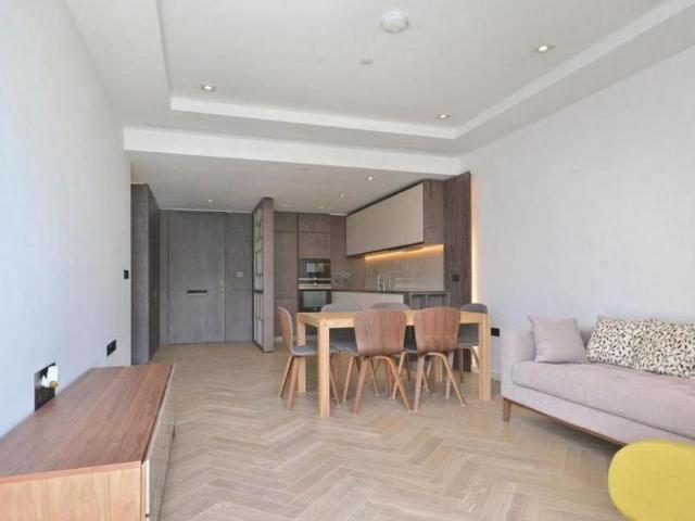 London 2 bed flat to rent £5,500 pcm £1,269 pw