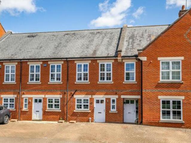 London Colney, Beningfield Drive, St. Albans, 2 Bedroom Terraced