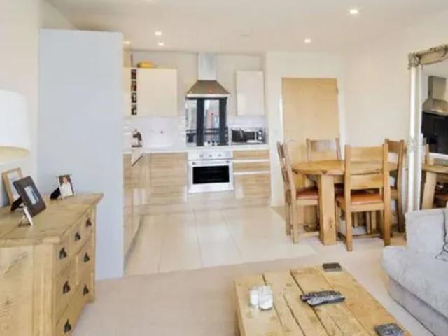 London, CR4 1GD, United Kingdom | 2 bed apartment for rent #100241938 | Rentberry