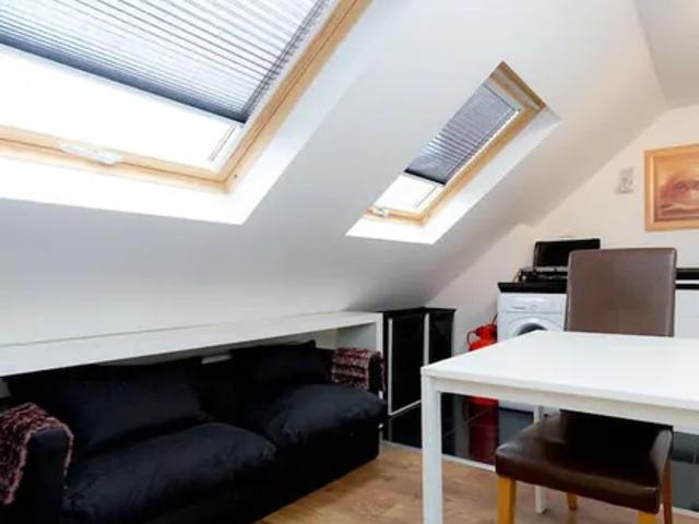 London, CR4 2AF, United Kingdom | 4 bed apartment for rent #123164211 | Rentberry