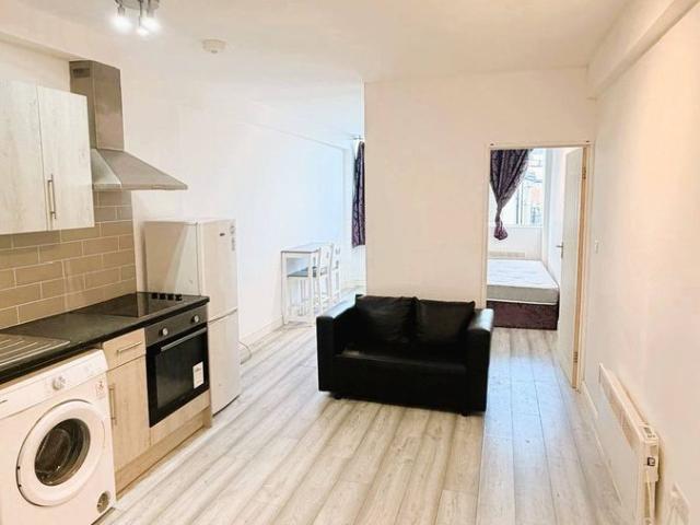 London CR7, 1 bed flat to rent, £1,150 pcm | PrimeLocation