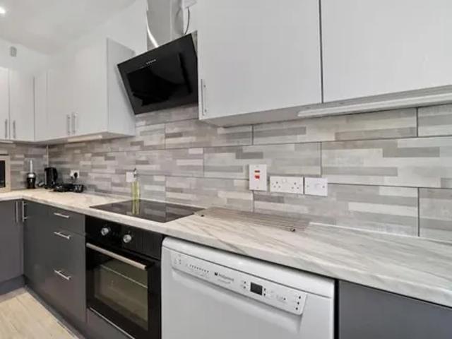 London, CR7 7BB, United Kingdom | 3 bed house for rent #150257074 | Rentberry