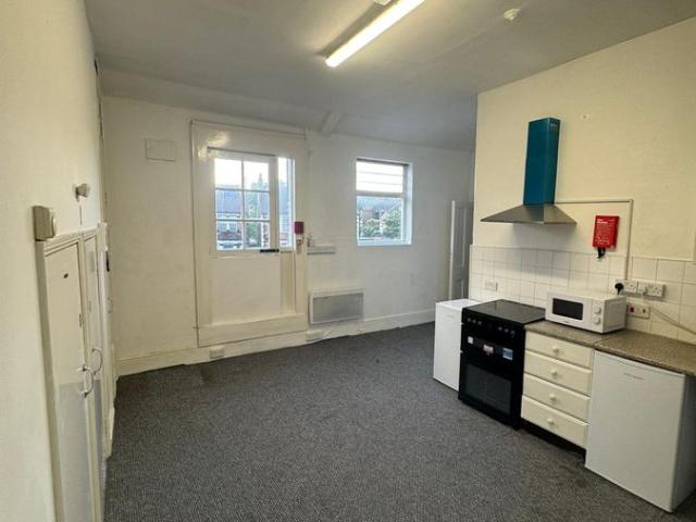 London CR0, 1 bed semi detached house to rent, £1,500 pcm | PrimeLocation