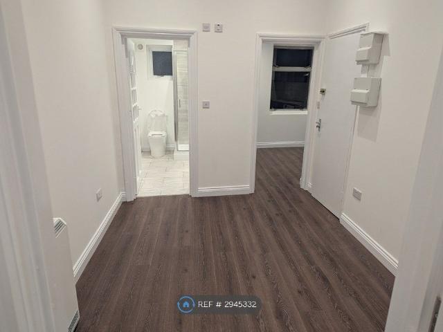 London, Cricklewood NW2, 2 bed flat to rent, £1,750 pcm | PrimeLocation