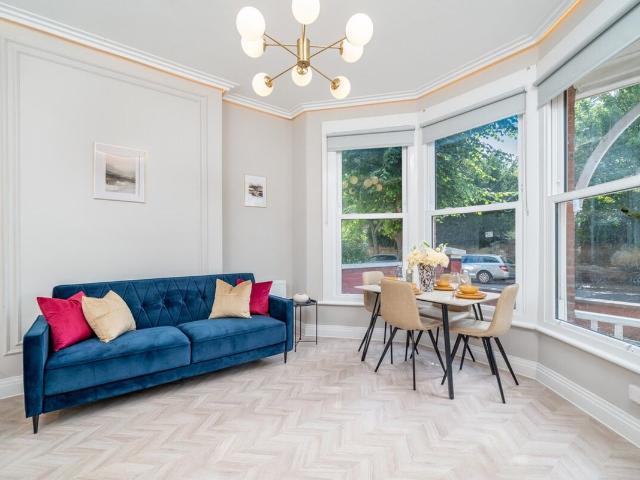 London Borough Of Ealing W3, 2 bed flat to rent, £5,820 pcm | PrimeLocation