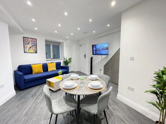 London Borough Of Hackney EC2A, 1 bed flat to rent, £4,517 pcm | PrimeLocation