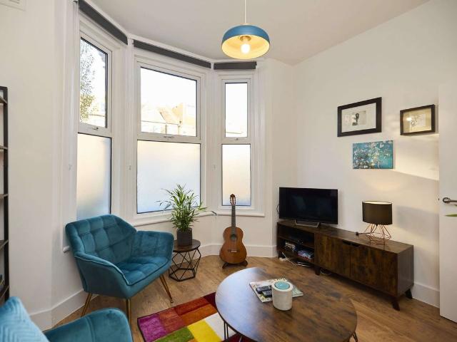 London Borough Of Haringey N15, 1 bed flat to rent, £1,901 pcm | PrimeLocation